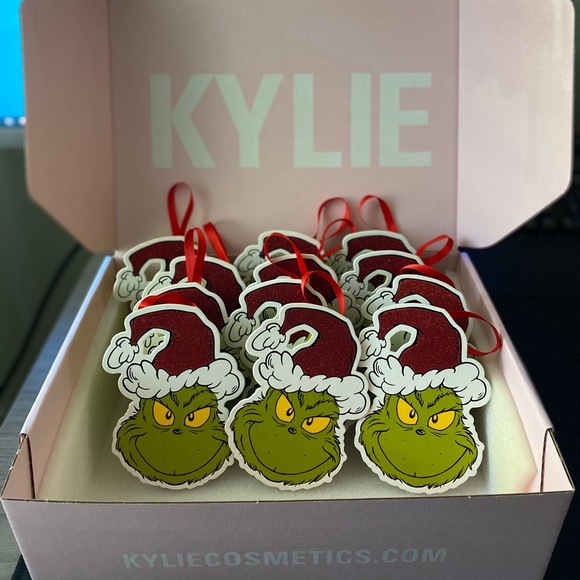 Kylie Cosmetics | Makeup | Kylie Cosmetics X The Grinch Lip Gloss ...